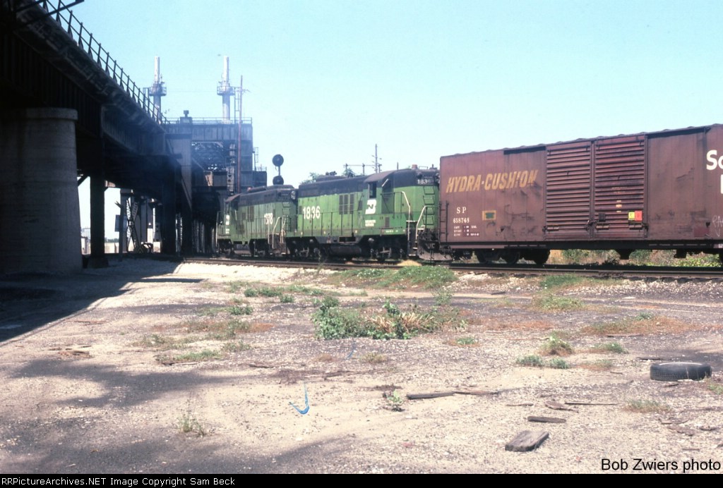 BN 1836 and 1878 on a Westbound Transfer